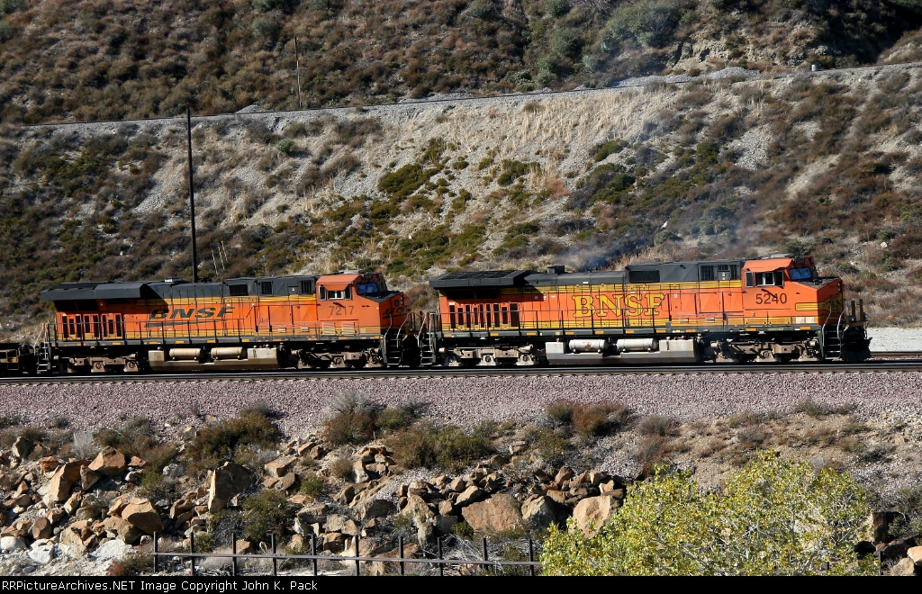 BNSF 5240
